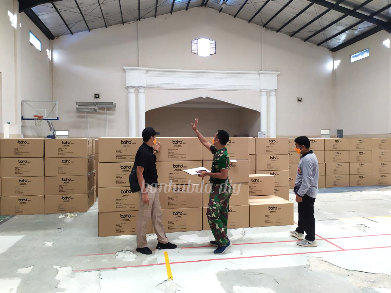 Distribusi APD dan RDT Covid-19 dari Pemerintah Pusat kepada Pemerintah ...